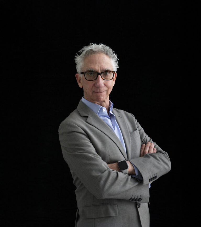 Christopher Sabatini: "Venezuela es parte de un eje autoritario global ...